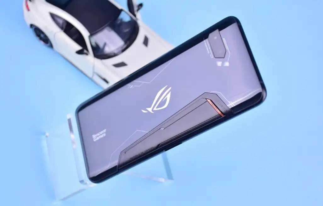 骁龙855 Plus吃瓜实践，ROG游戏手机2测评_设计