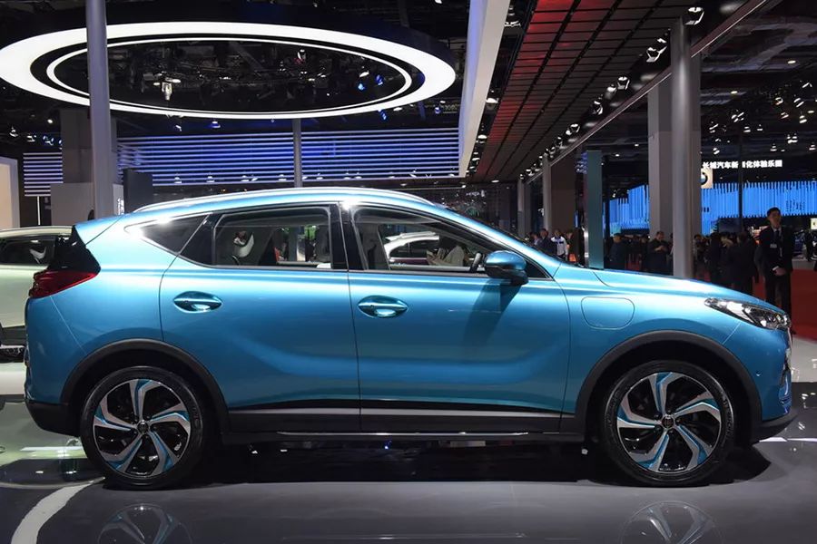 22.58万起，6秒破百，标配8个BOSE音响，红旗E-HS3会火吗？_搜狐汽车_搜狐网