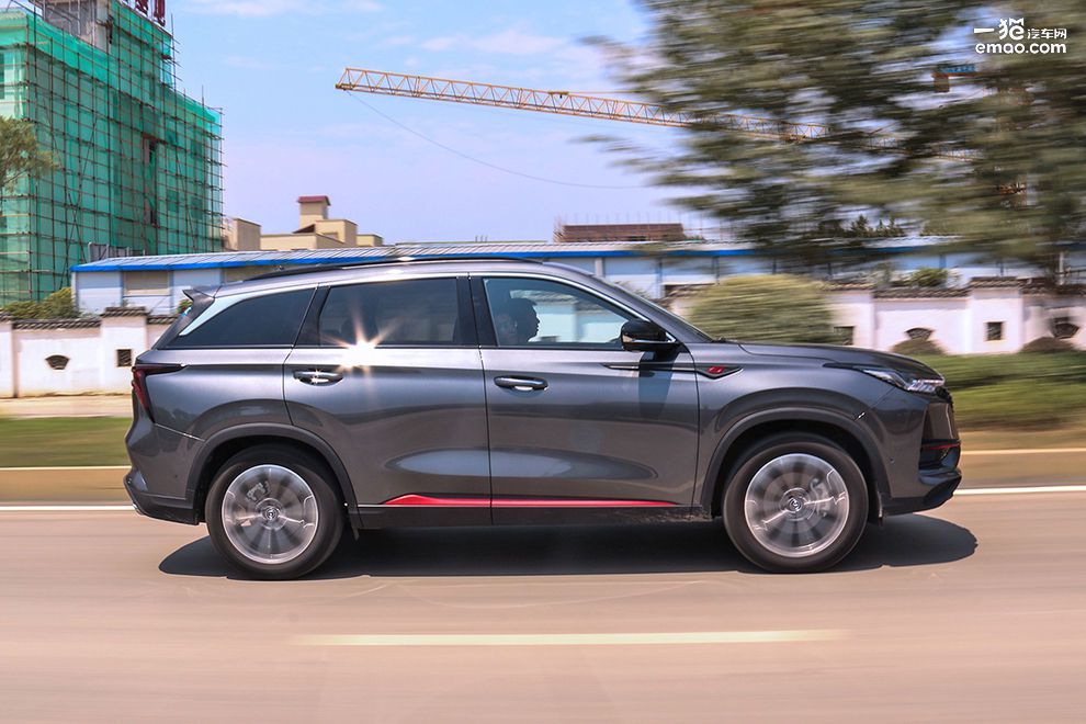 合资SUV终结者 长安CS75PLUS试驾感受_设计