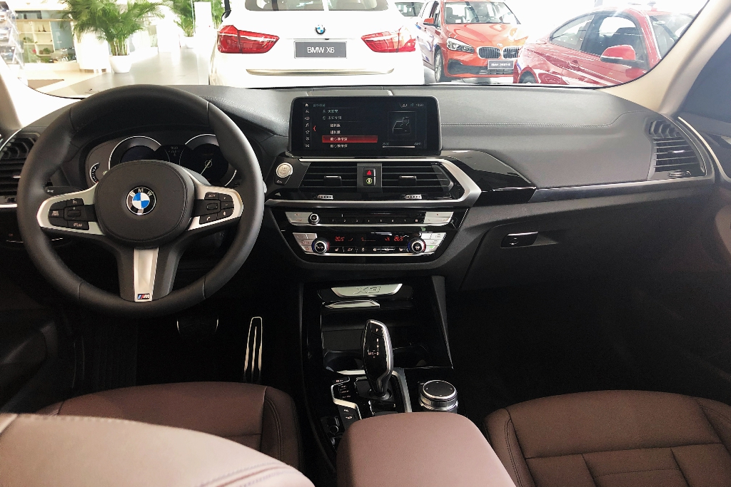 豪华SUV三足鼎立 Q5L、GLC L、X3终端优惠各多少？_搜狐汽车_搜狐网