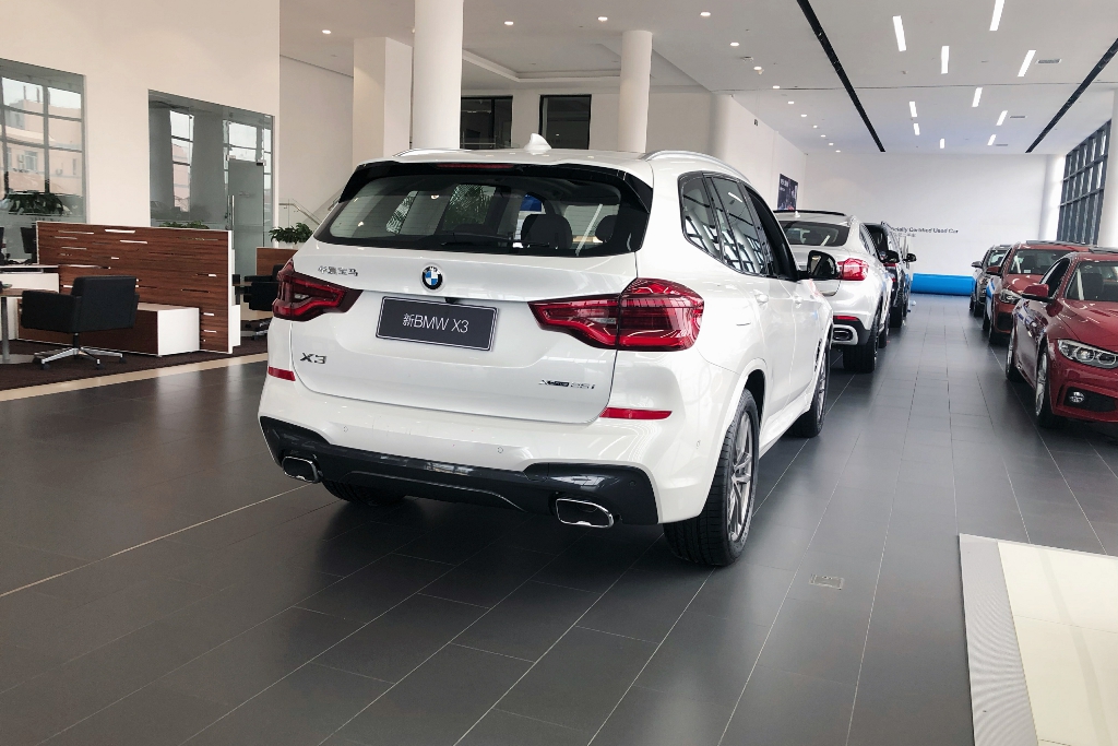 豪华SUV三足鼎立 Q5L、GLC L、X3终端优惠各多少？_搜狐汽车_搜狐网