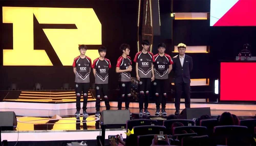 再见S9，你好S10！EDG憾负BLG无缘S赛，最大问题是无人能C！_运营