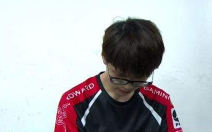 再见S9，你好S10！EDG憾负BLG无缘S赛，最大问题是无人能C！_运营