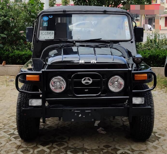 最豪华的北汽BJ212亮相，真皮内饰+液晶仪表，酷黑色外观可真帅气-搜狐大视野-搜狐新闻