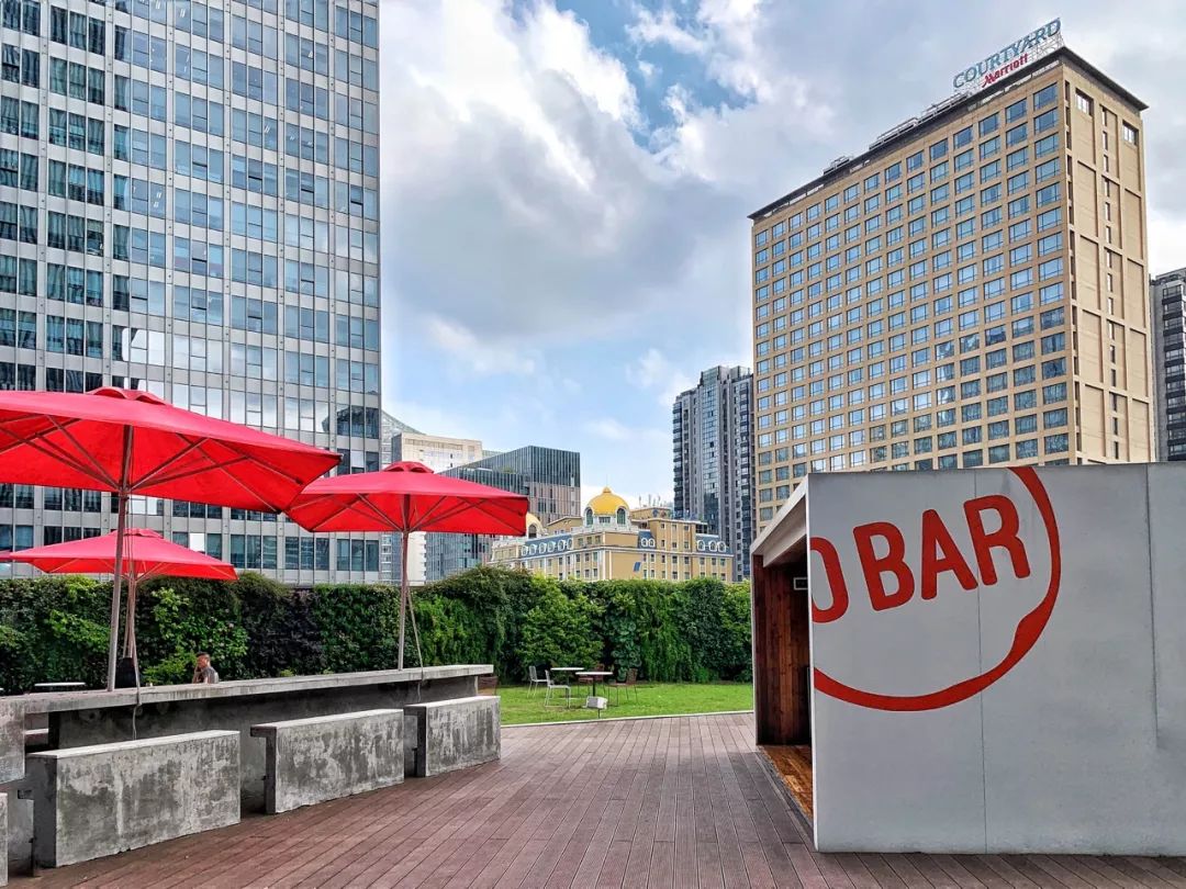 WPP大楼怎么会有爱情_电梯间