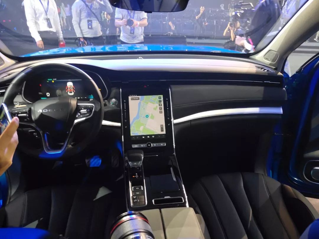 全新荣威RX5MAX正式亮相，搭载2.0T发动机，售价10.68万起！_搜狐汽车_搜狐网