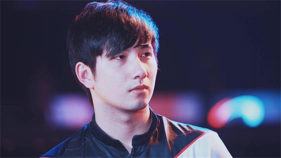 DOTA2：光头教练357，为LGD战队带来了什么，让选手如此爱戴他_Maybe
