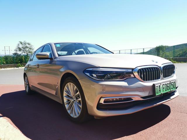 试驾宝马530Le 这台混动车比配置相当的530Li还要便宜5万多！_搜狐汽车_搜狐网