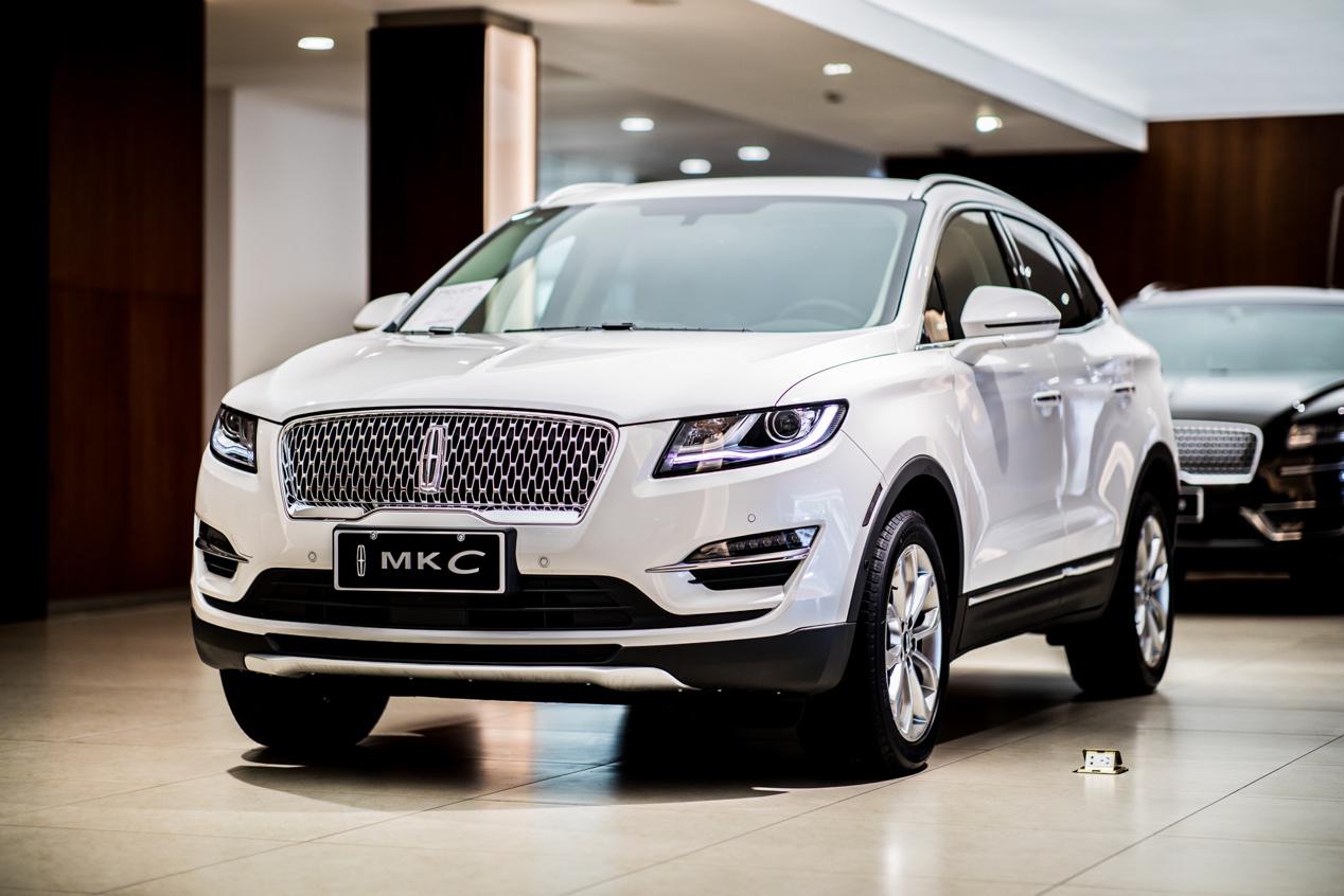 火力覆盖年轻人购车痛点，林肯MKC比国产凯迪拉克XT4更值得推荐_搜狐汽车_搜狐网
