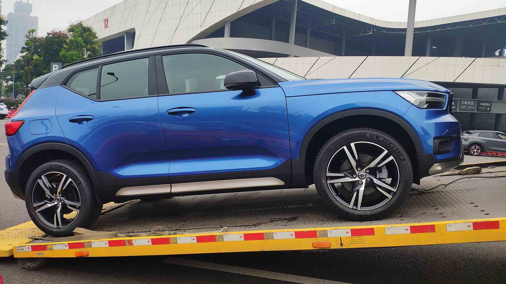 2019年成都车展探馆：沃尔沃XC40实车_搜狐汽车_搜狐网
