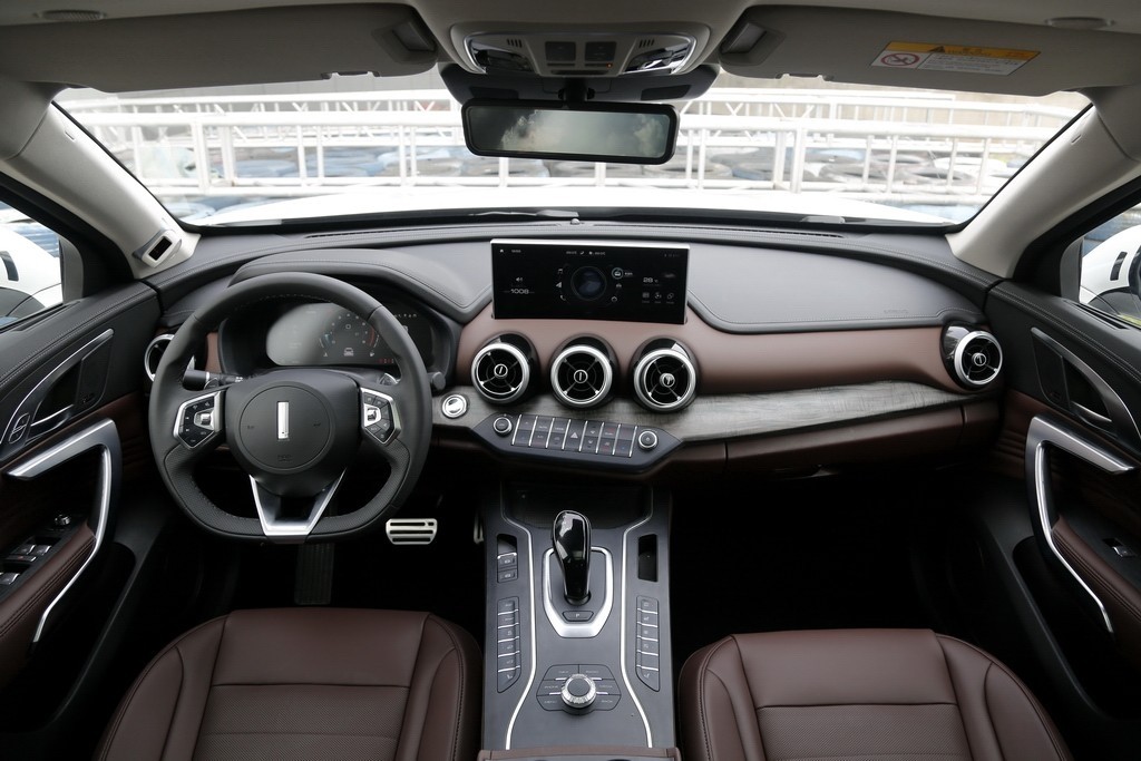 能弹射起步的真运动型SUV WEY VV7 GT赛道试驾_搜狐汽车_搜狐网