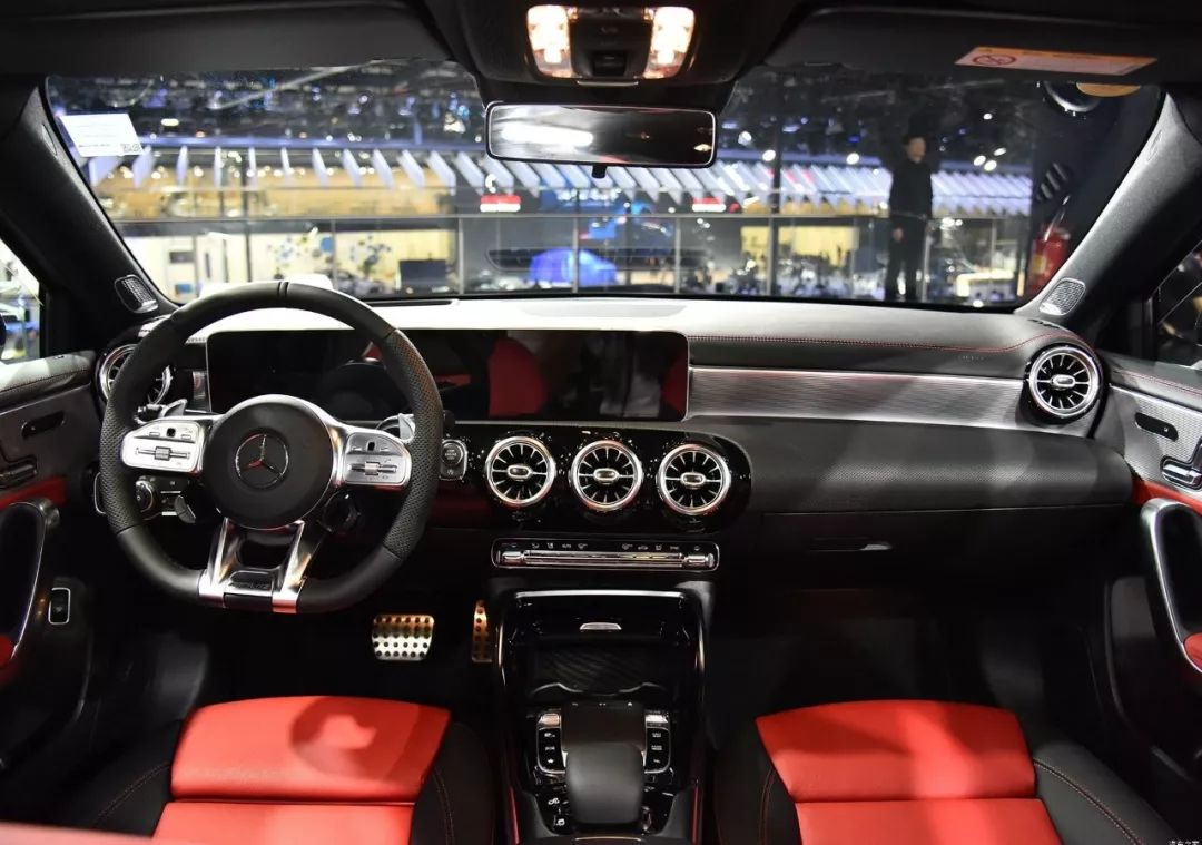 国产奔驰AMG A35L预售40万起！连桶椅都没为啥不买奥迪S3？_搜狐汽车_搜狐网