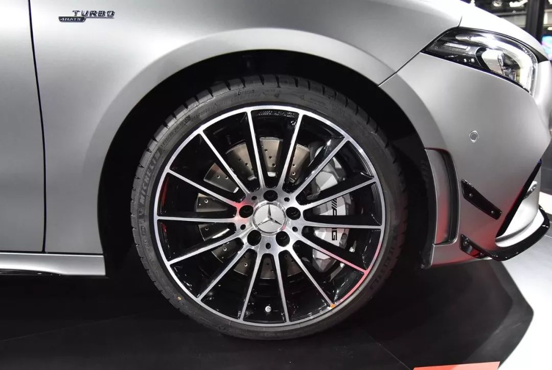 国产奔驰AMG A35L预售40万起！连桶椅都没为啥不买奥迪S3？_搜狐汽车_搜狐网