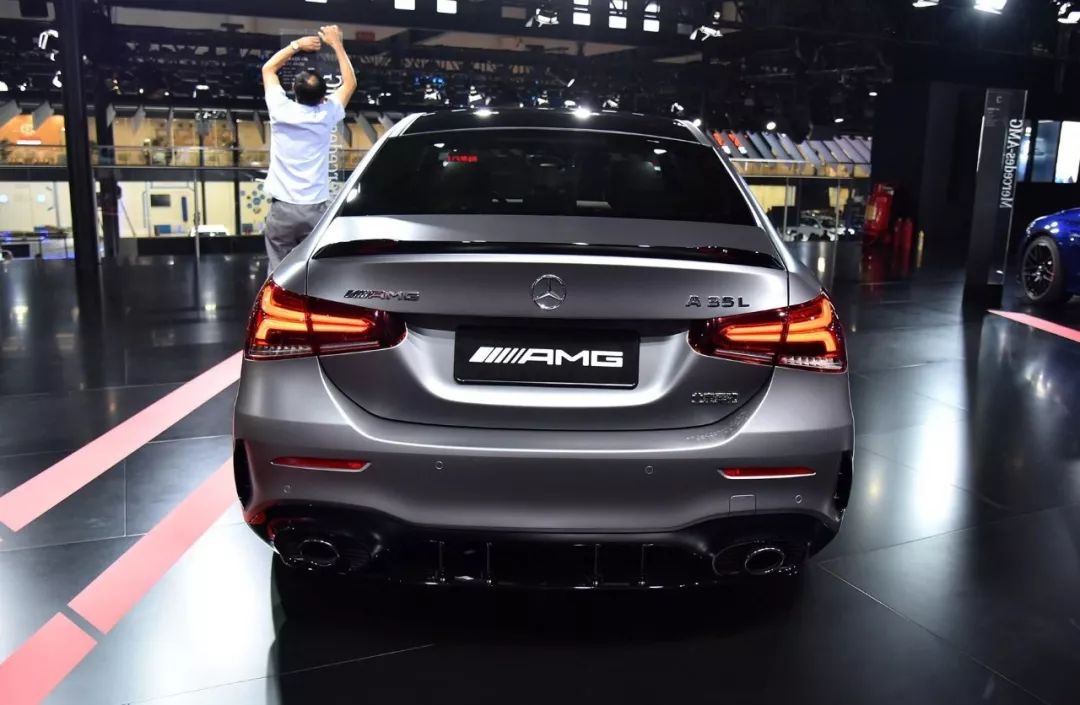 国产奔驰AMG A35L预售40万起！连桶椅都没为啥不买奥迪S3？_搜狐汽车_搜狐网