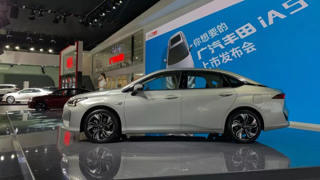 广汽丰田 iA5 正式上市，到底是广汽还是丰田？_搜狐汽车_搜狐网