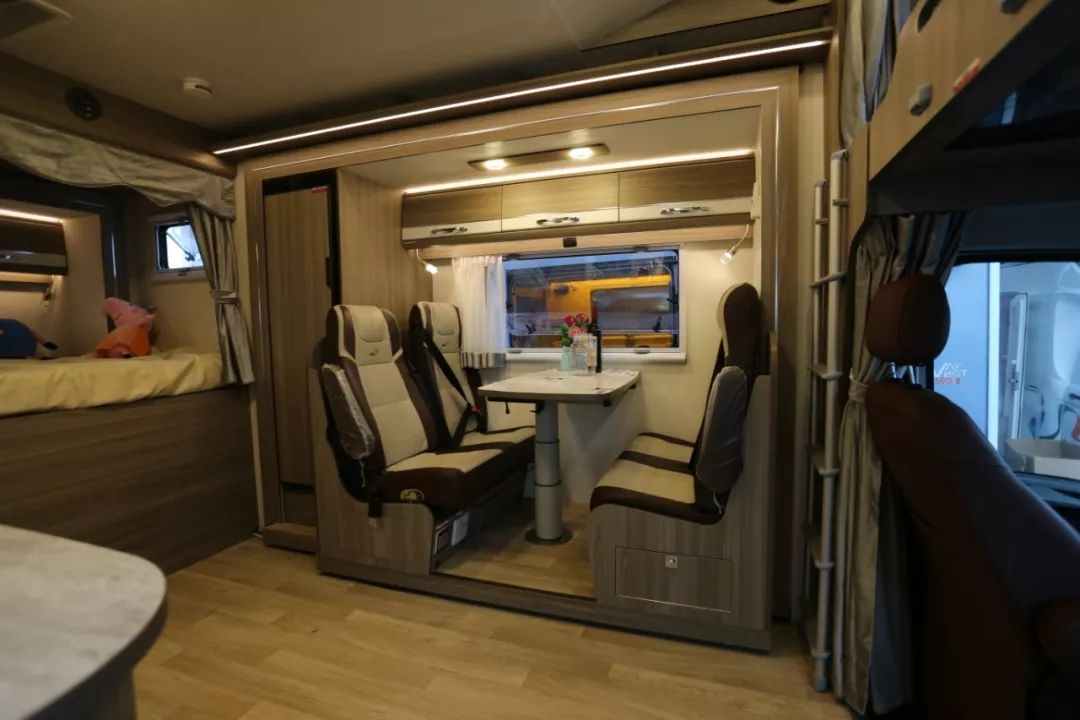 瑞弗 V820 C型房车：用旅行拓宽人生_搜狐汽车_搜狐网