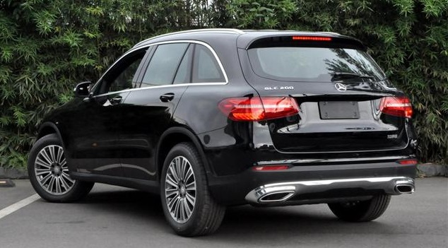 奔驰中型suv，2.0t+9at油耗仅8.1l，还带全时四驱系统_搜狐汽车_搜狐网