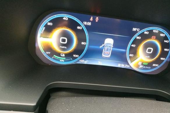 小伙喜提红旗E-HS3，续航407公里，自豪道：我是首批车主_搜狐汽车_搜狐网