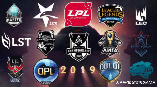 lpl选手杯子里都装的是什么？UZI：普通选手才喝咖啡和红牛，高手都是嚼的_比赛