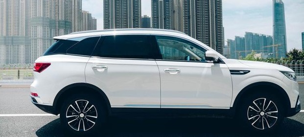 国产中型suv，轴距2700mm配定速巡航，油耗7.6l真出色_搜狐汽车_搜狐网