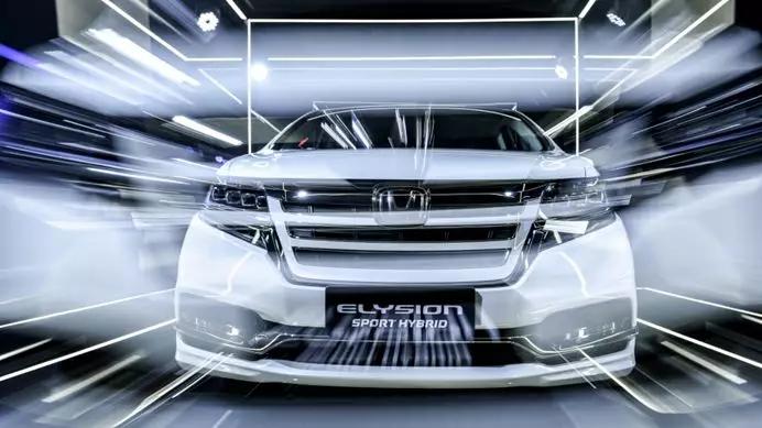 魔术感应门、900km超长续航...这就是二胎家庭新“玩伴”艾力绅_搜狐汽车_搜狐网