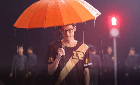 抗韩奇侠小安退役，曾是LMS最佳AD，号称中国台湾版Uzi_Bebe