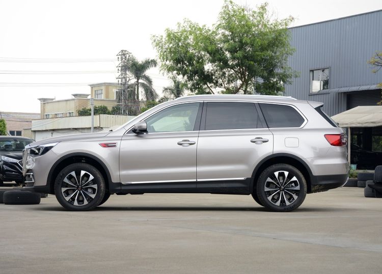 在宝马X5和红旗HS7之间，我选择了后者，综合油耗15L_搜狐汽车_搜狐网