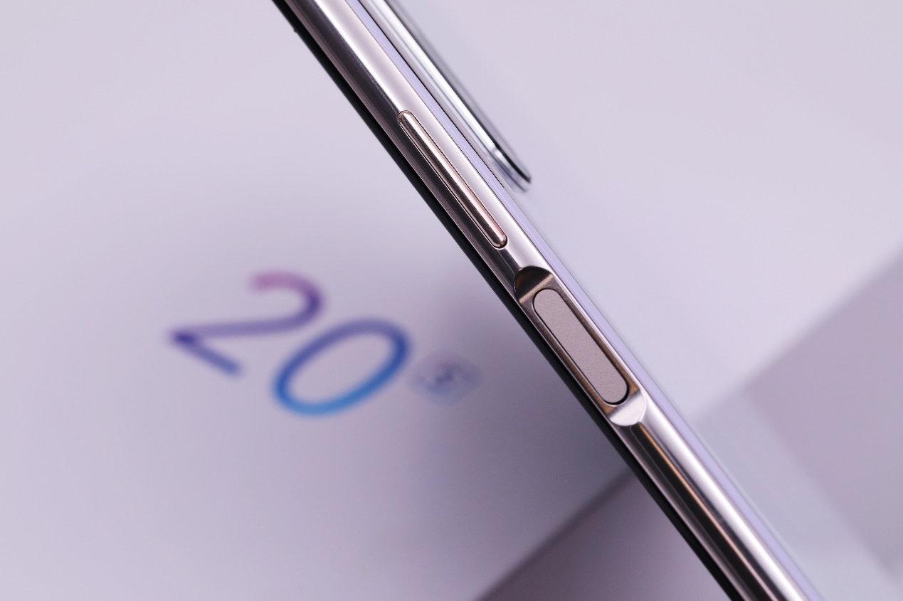 人像超级夜景自拍能否俘获高颜值女神的芳心？有荣耀20S ：稳了！_游戏