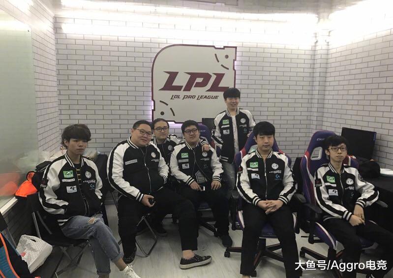 PDD欲斥巨资组战队，花费将近一个亿？网友：这够我挣十辈子了_直播