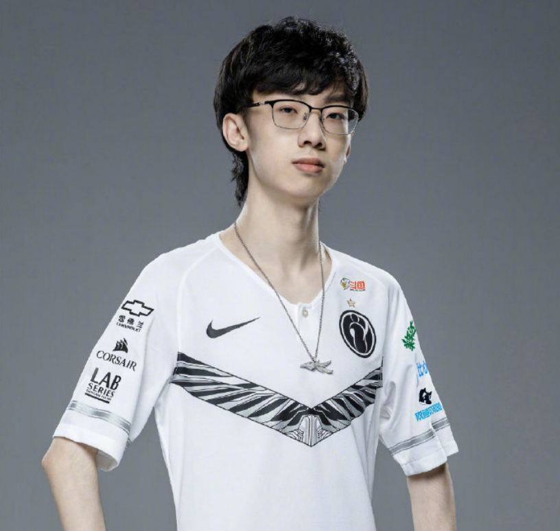 IG拍S赛定妆照，Theshy冷酷无情，193教练直接没了？-搜狐大视野-搜狐新闻