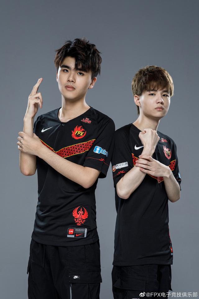 英雄联盟：FPX官宣S9大名单定妆照，GimGoon这是要打人？_WarHorse