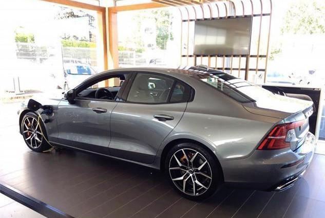 稀缺狠货！实拍沃尔沃S60 T8 polestar，颜值不输BBA，马力415匹_搜狐汽车_搜狐网