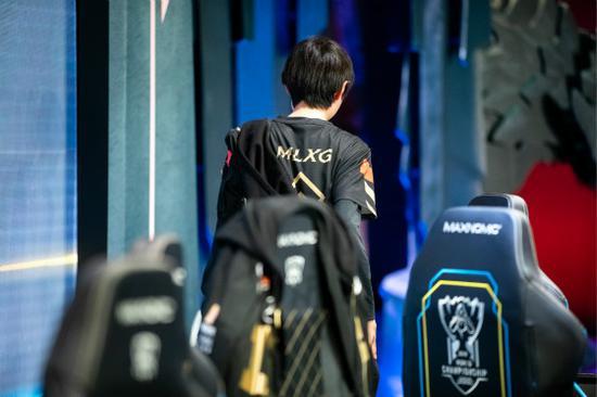 MLXG：把最后一颗子弹留给我_King