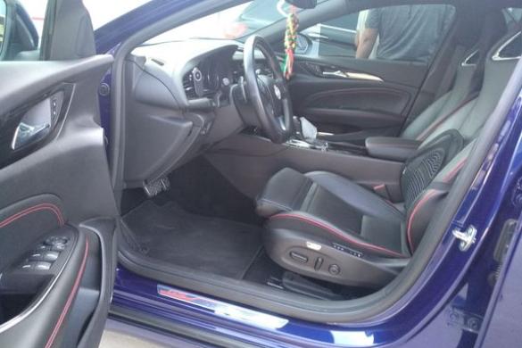 261匹的君威GS配9AT，自重超1.5吨，市区油耗8L多让人刮目相看_搜狐汽车_搜狐网