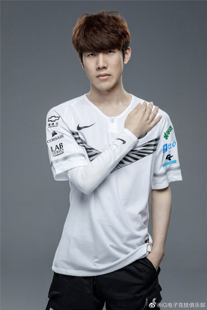 DWG上单家境贫寒？IG队危，The shy面临被偷钱危机_Nuguri