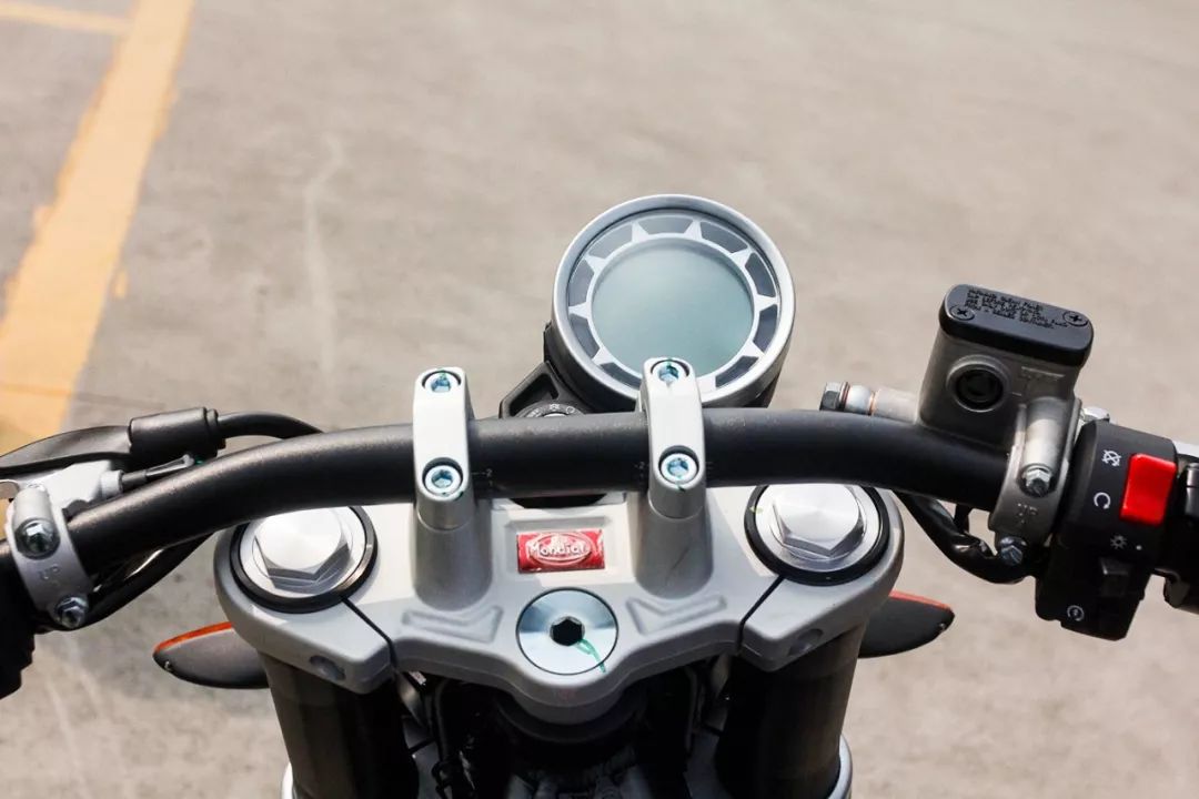 售价1.98万，阿普利亚国四咖啡复古CR150实拍_搜狐汽车_搜狐网