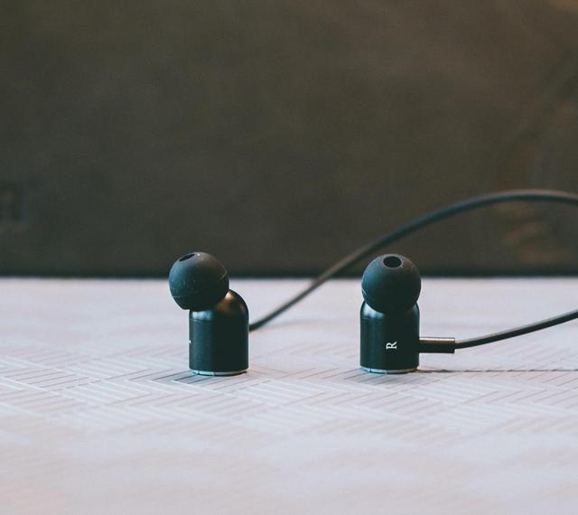 品质高、听感优秀的双单元圈铁耳机：REECHO余音GY-08_搜狐汽车_搜狐网