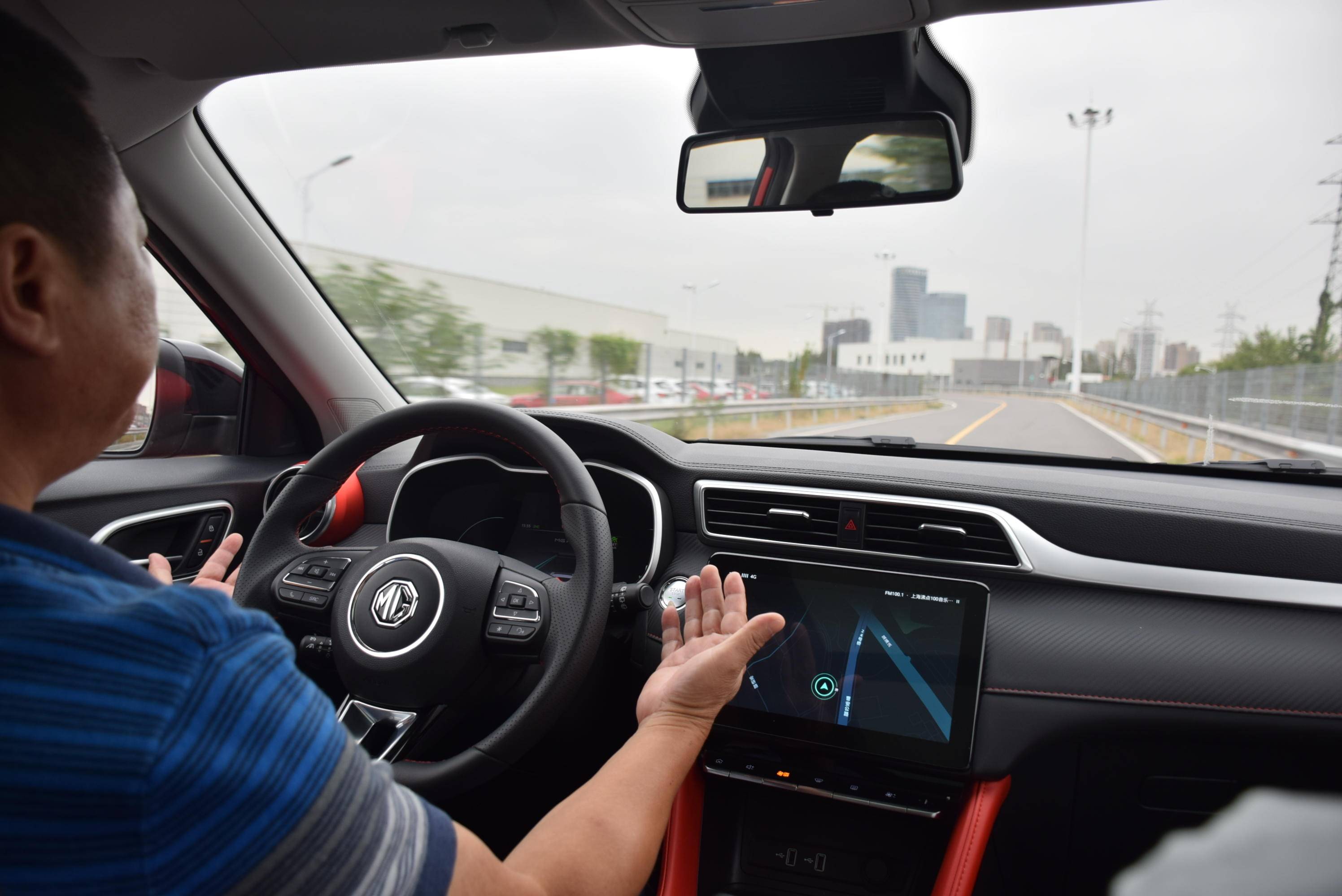 10万级SUV竟搭载L2自动驾驶，驾驶新名爵ZS究竟能有多省心？_搜狐汽车_搜狐网