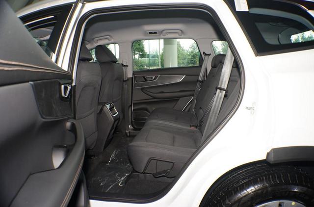 扮猪吃老虎的SUV，配1.5T+8档CVT，还有自动驾驶，顶配才13万多_搜狐汽车_搜狐网