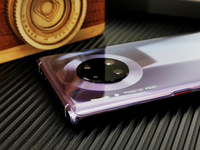 让人心动的华为Mate30 Pro有一种站在高处的美_手机