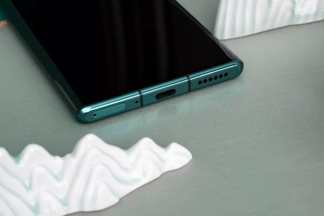 华为Mate30 Pro翡冷翠图赏：宛如古典壁画上的一块珍宝-搜狐大视野-搜狐新闻