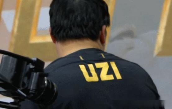 就在今天！RNG没能晋级8强，Mlxg都快哭了，Uzi的表情让人心疼！_比赛