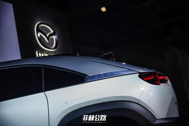 2019东京车展报道 实拍马自达电动SUV MX-30_搜狐汽车_搜狐网