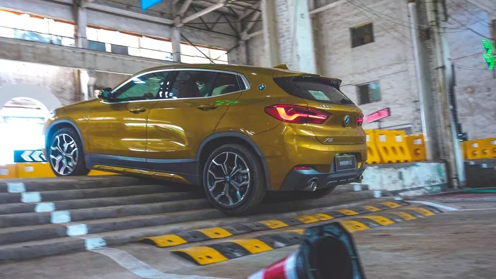 GLA和Q2L的挑战者 试驾国产宝马X2 | Y车评_搜狐汽车_搜狐网