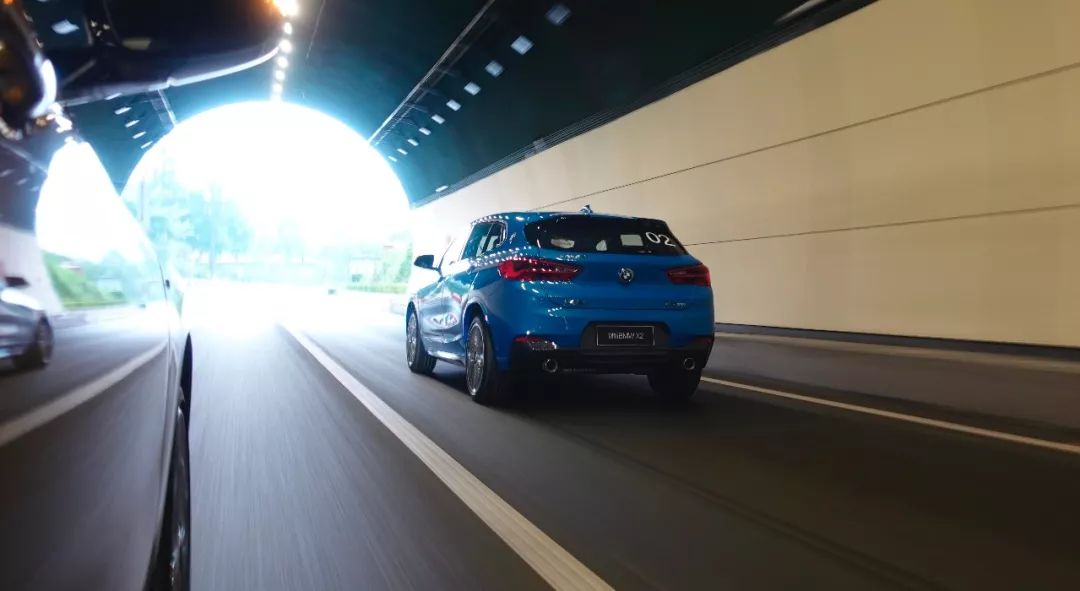 GLA和Q2L的挑战者 试驾国产宝马X2 | Y车评_搜狐汽车_搜狐网