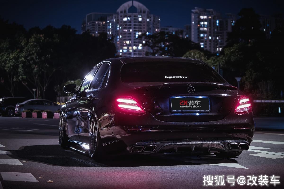 黑武士搭配轻VIP风格，这台奔驰E320L散发着逼人的杀气！_搜狐汽车_搜狐网