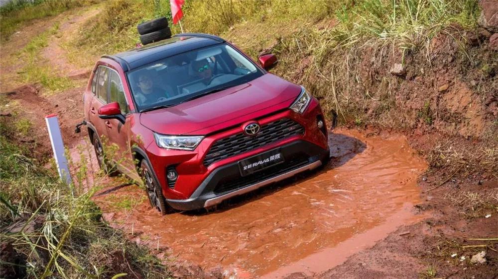 丰田TNGA之下的完美SUV，全新RAV4荣放卖17.48-25.88万元_搜狐汽车_搜狐网