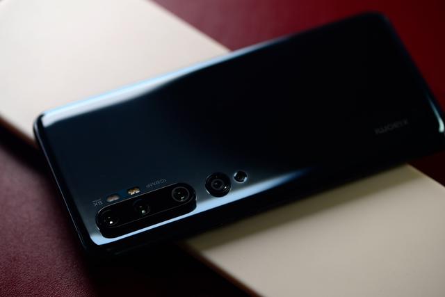 小米CC9 Pro颜值如何？来看看这双曲面AMOLED屏的效果_壁纸