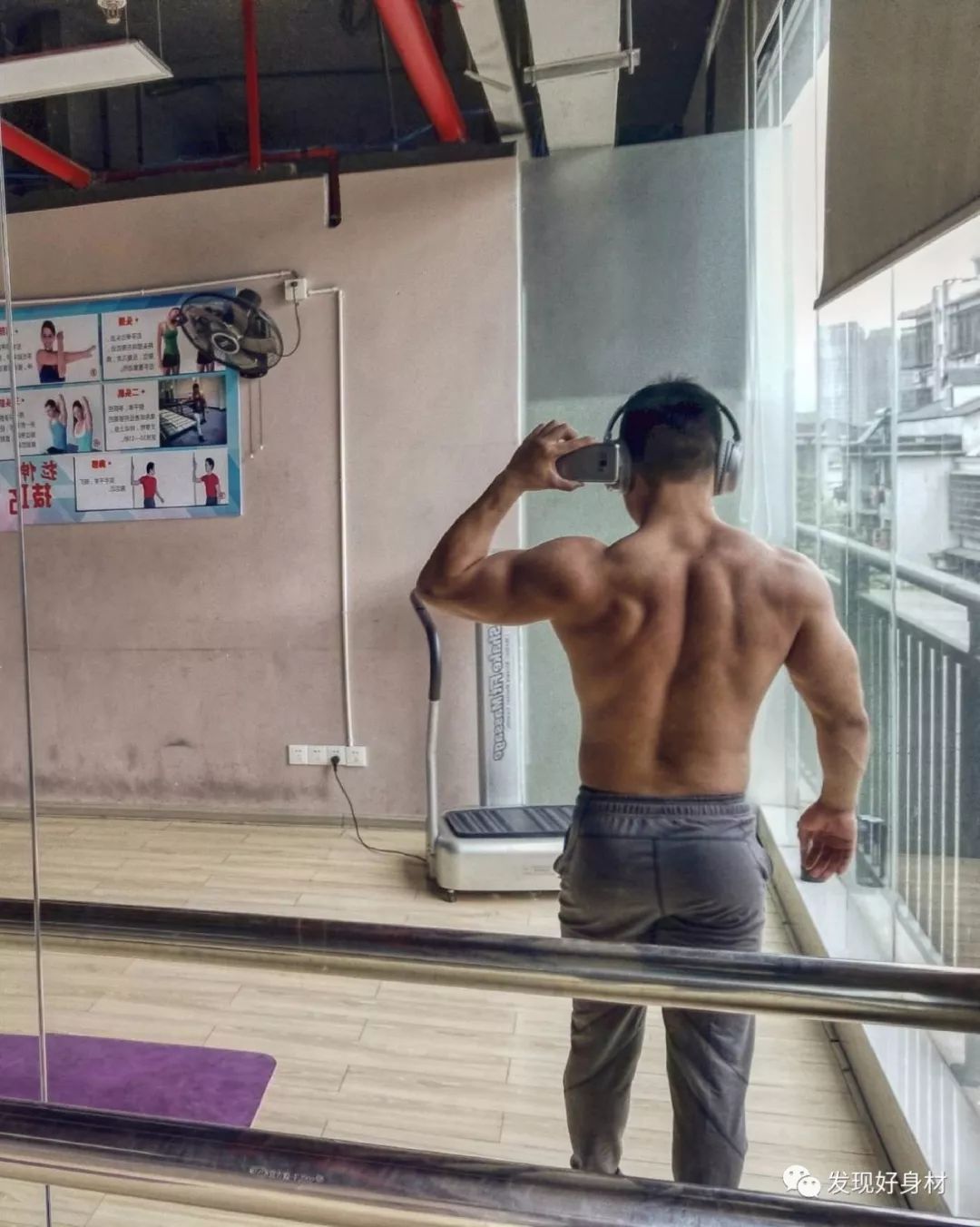 从瘦小子到筋肉男,电子科大小伙够硬 Now健身 Fitfit健身fitnessfitappfit助手fit资讯健身计划健身日记管理员微信:now Fit