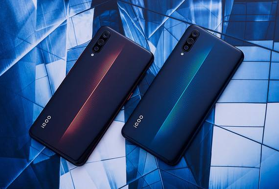 又一款真香旗舰，骁龙855加44W快充，iQOO降至1898元_机型